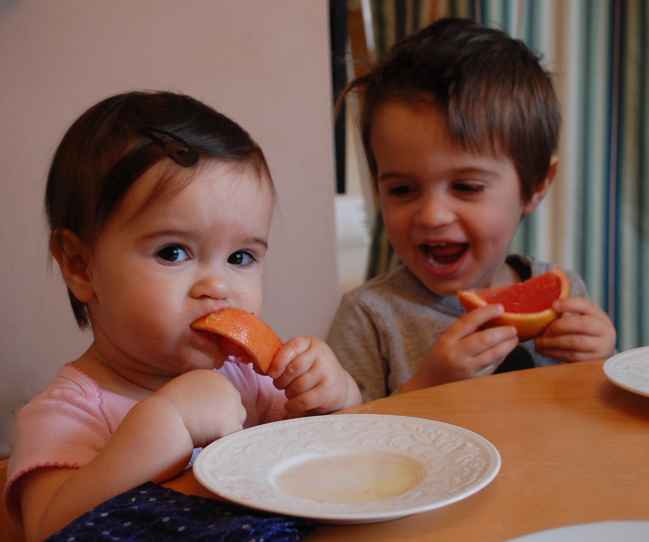 4 Strategies to Help Your Kids Practice Tasting New Foods - Kiyah Duffey